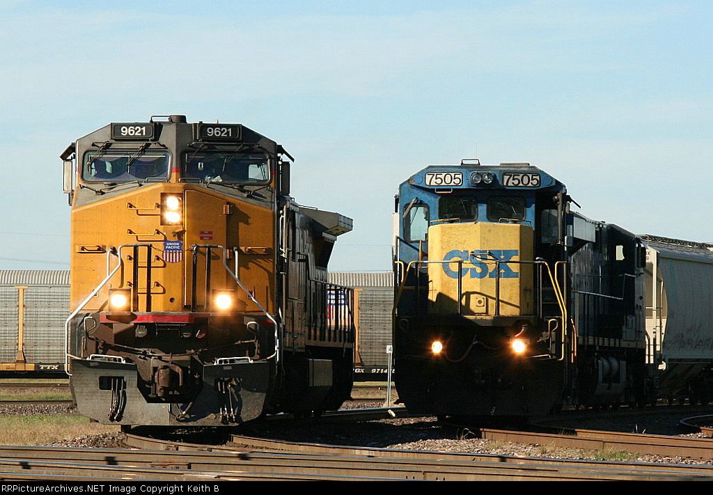 UP 9621 and CSX 7505